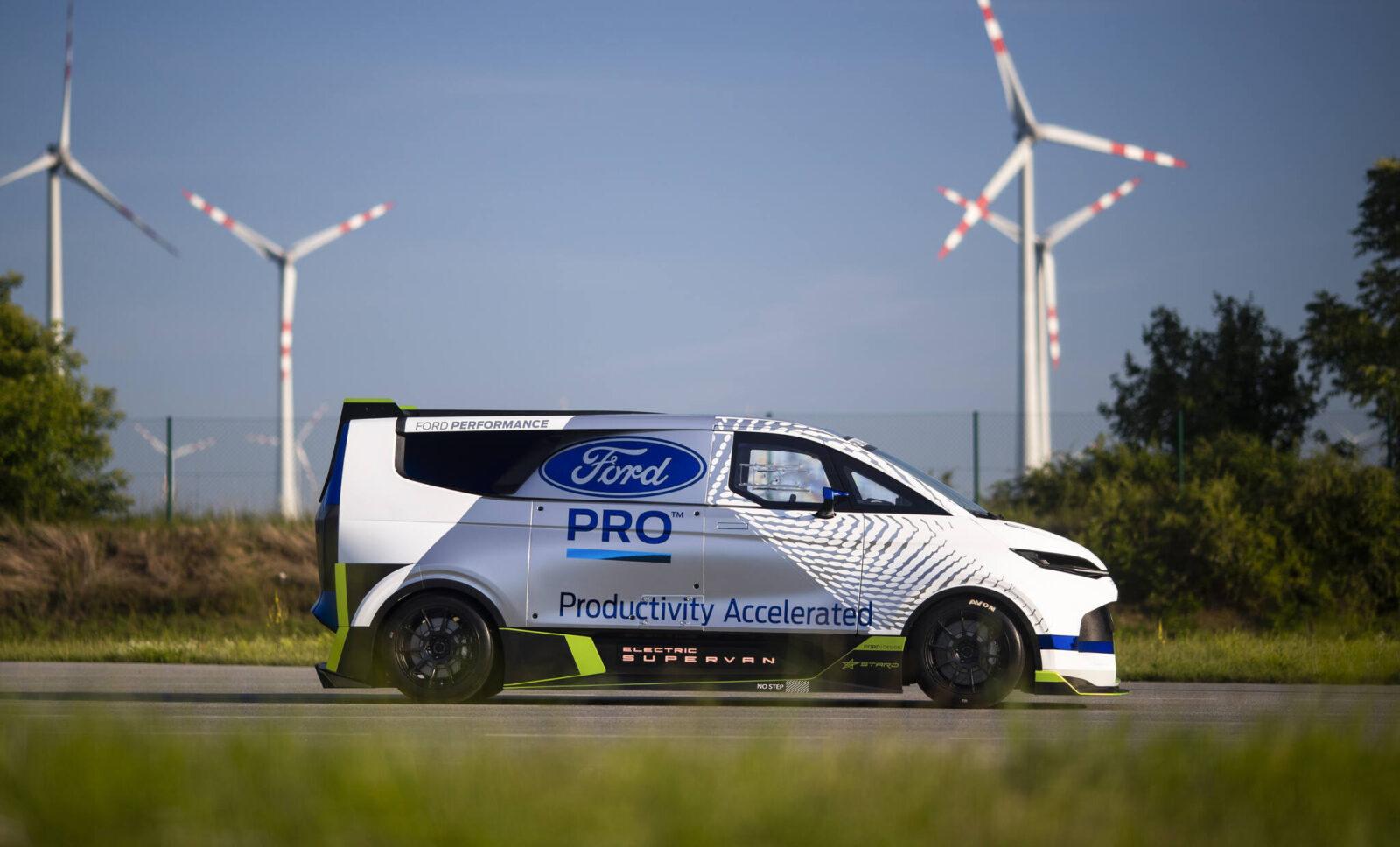 Ford Pro Electric SuperVan : puissance et écologie