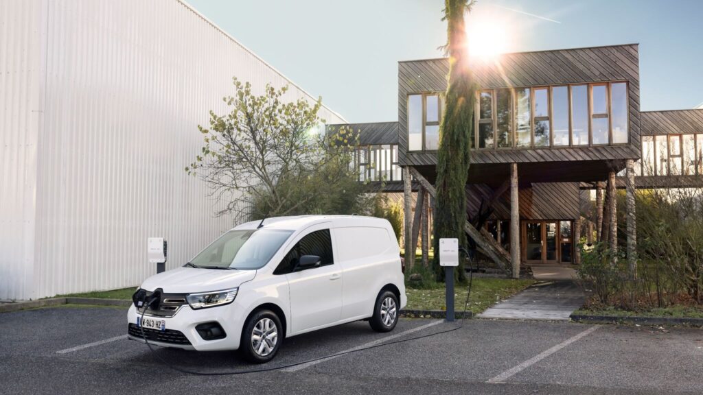 Plug Inn : l'application signée Renault ! - MyUtilitaire
