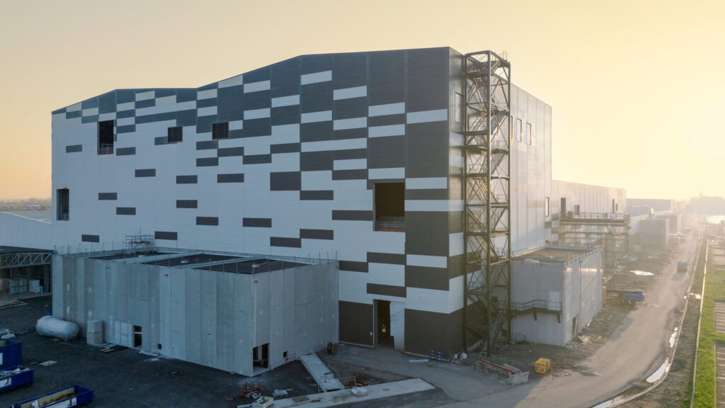 Gigafactory ACC : Révolution des Batteries