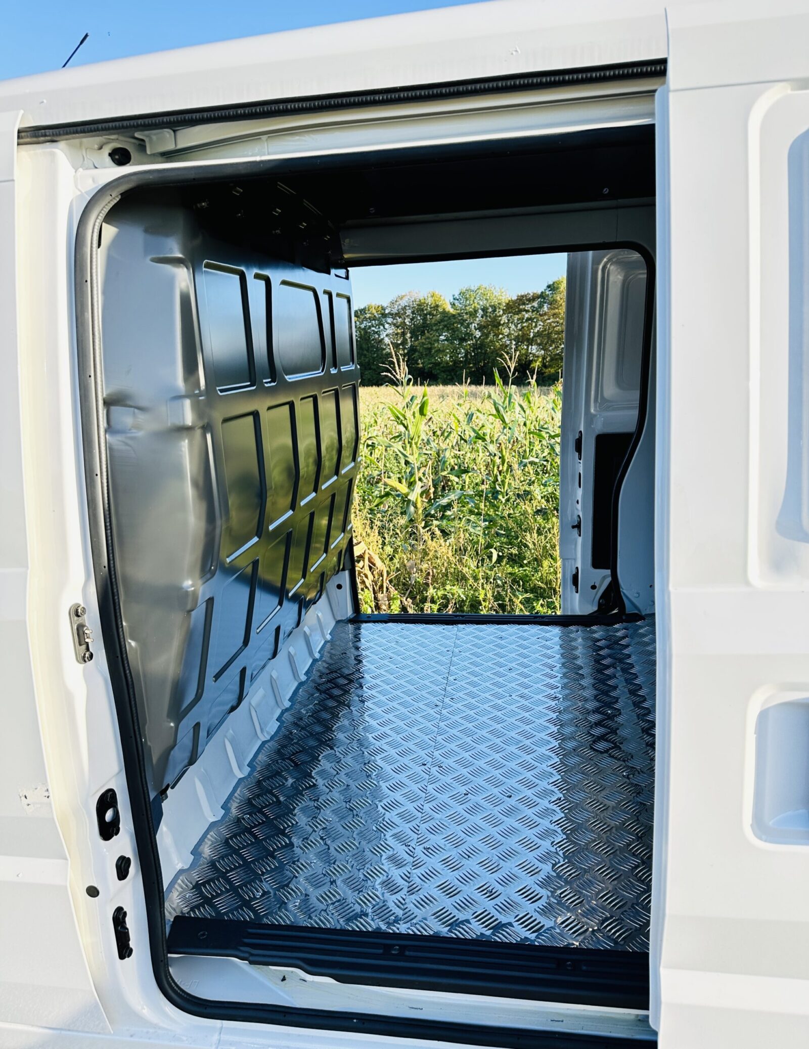 Essai FEST E-Box M : Révolution du VUL Électrique