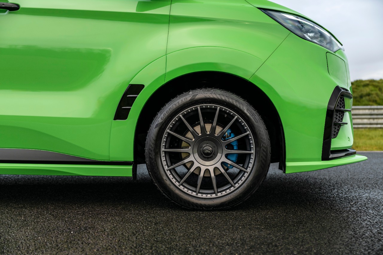 Ford Transit Custom MS-RT : Performance et Style