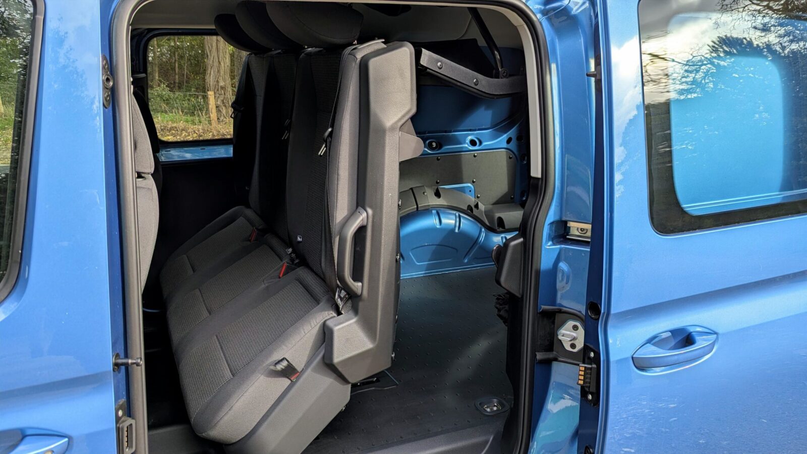 Essai Volkswagen Caddy Flexible : le van qui s’adapte à tout, du pro au ...